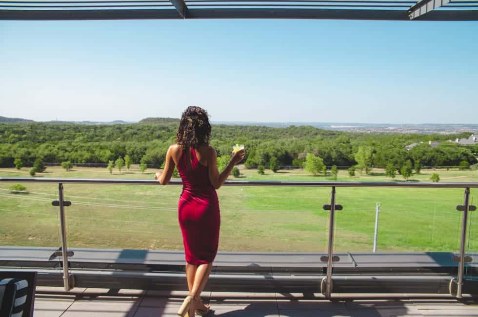 Where to Stay in Bee Cave/Austin: A Sonesta Bee Cave Review - My Curly ...