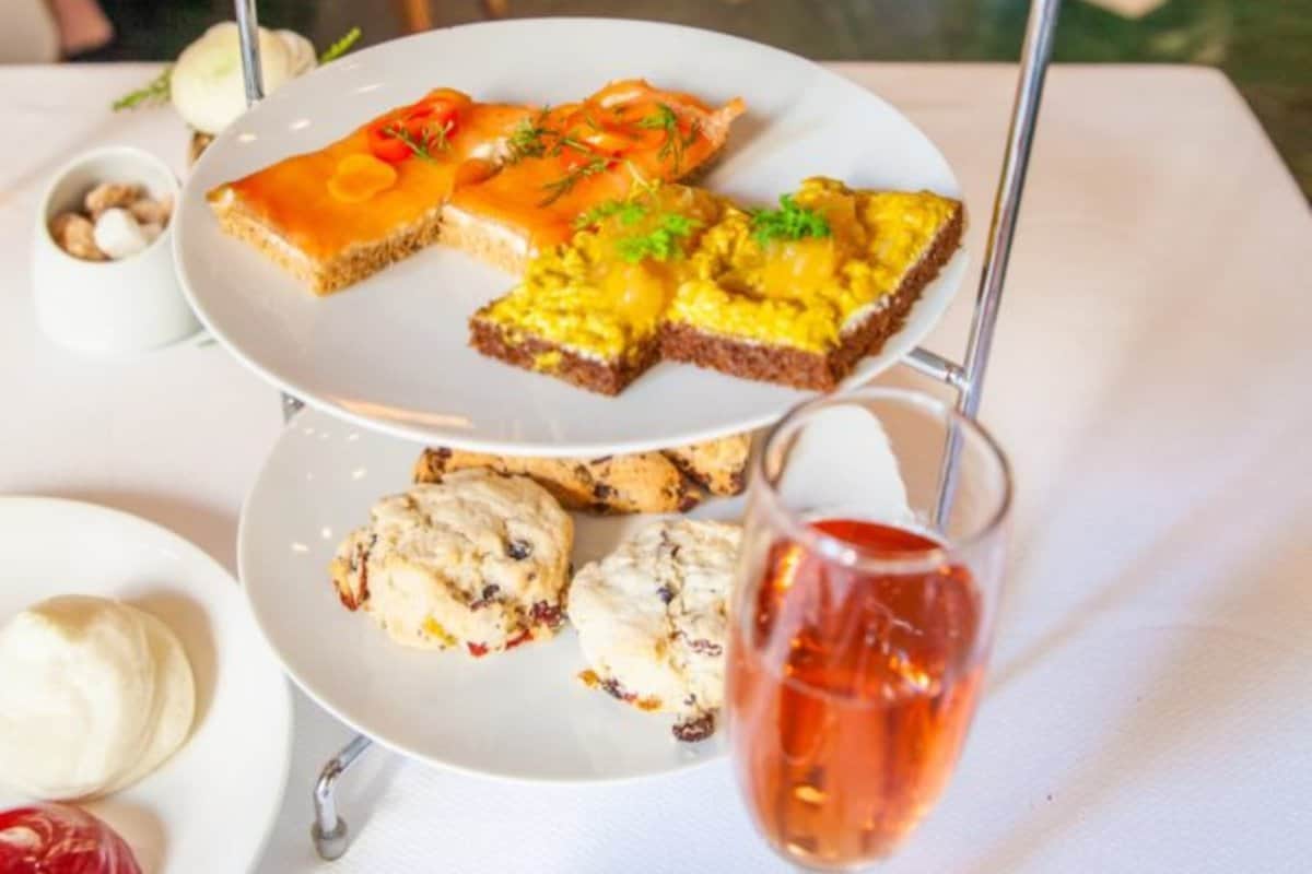 Adolphus Hotel Christmas in Dallas - My Curly Adventures