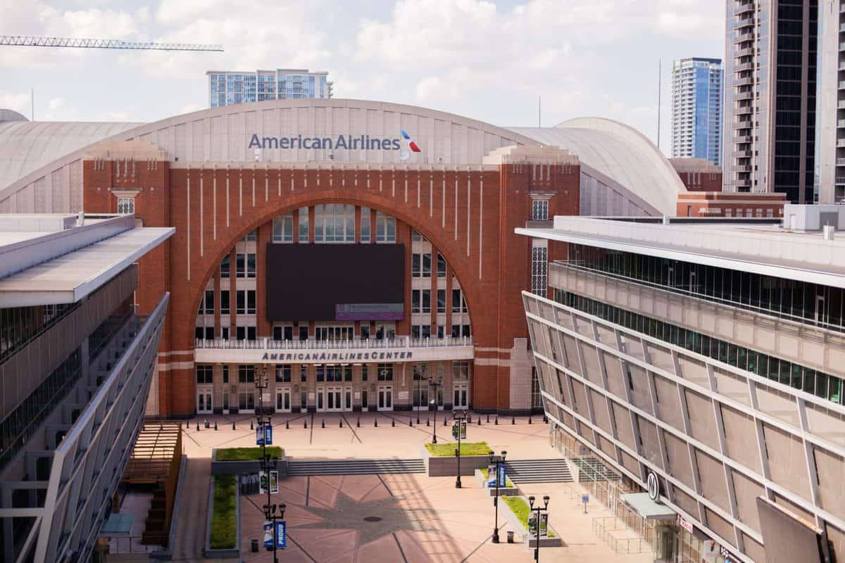 W Dallas Victory Hotel and Residences: Rooftop Pool and Bathtub - My ...