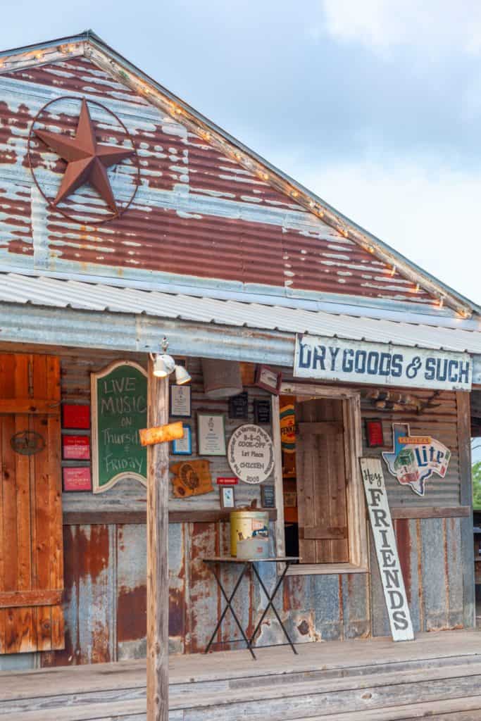 15 Things to Do in Victoria TX - My Curly Adventures