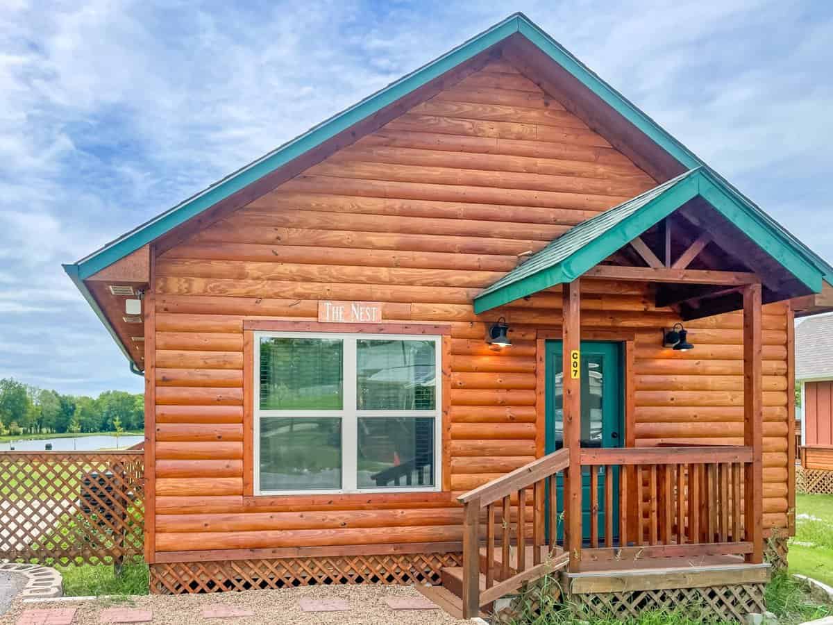 Sleep in a Conestoga Wagon in Canton TX: Silver Spur Resort Review - My ...