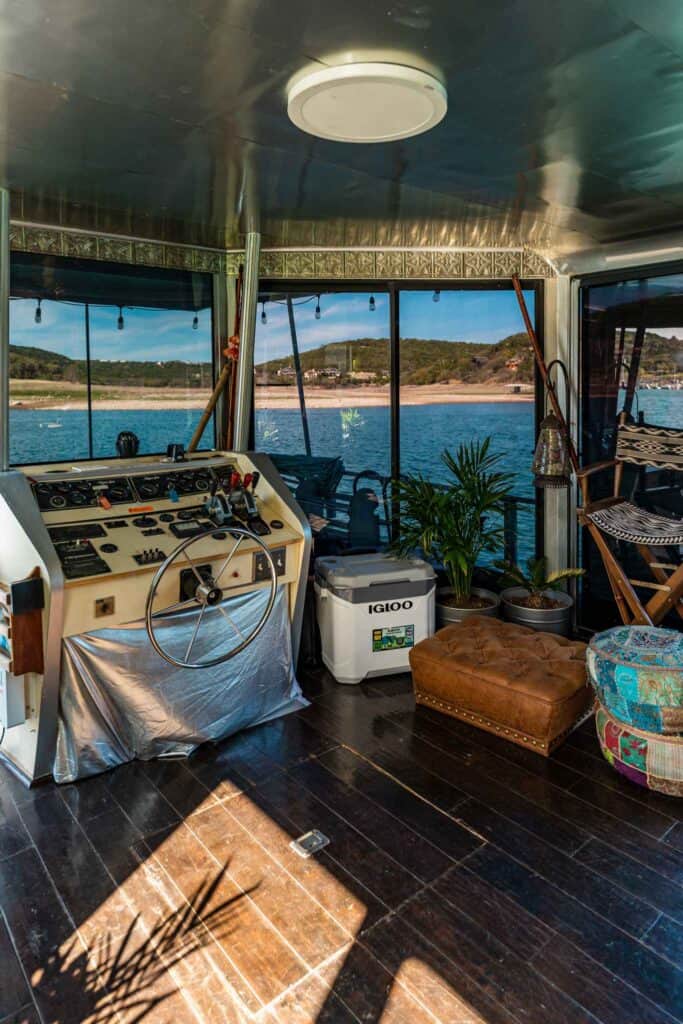 Stay in a Houseboat on Lake Travis - My Curly Adventures