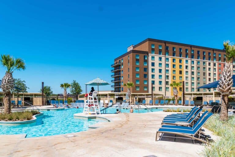 A Guide to Kalahari Resorts & Indoor Waterpark - My Curly Adventures