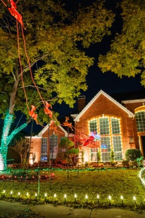 Best Christmas Lights in Dallas - My Curly Adventures