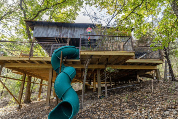 Your Go-To List of Pet-Friendly Treehouse Rentals in Texas - My Curly ...
