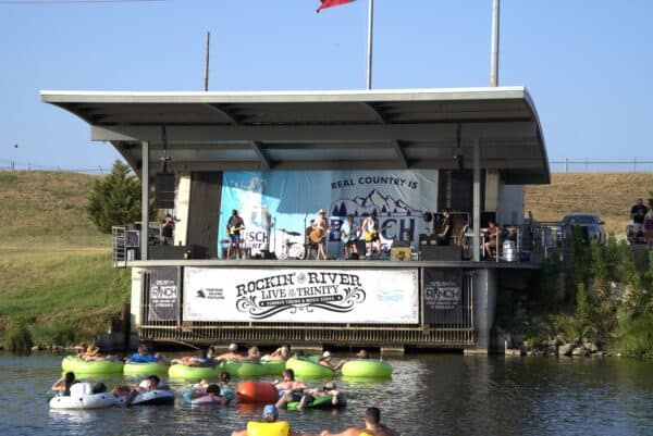 Best Fun Things to Do for Spring Break in Dallas, TX - My Curly Adventures