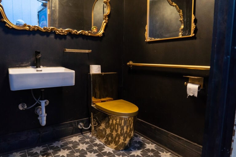 The Smallest Honky Tonk in Texas is in Tomball - My Curly Adventures