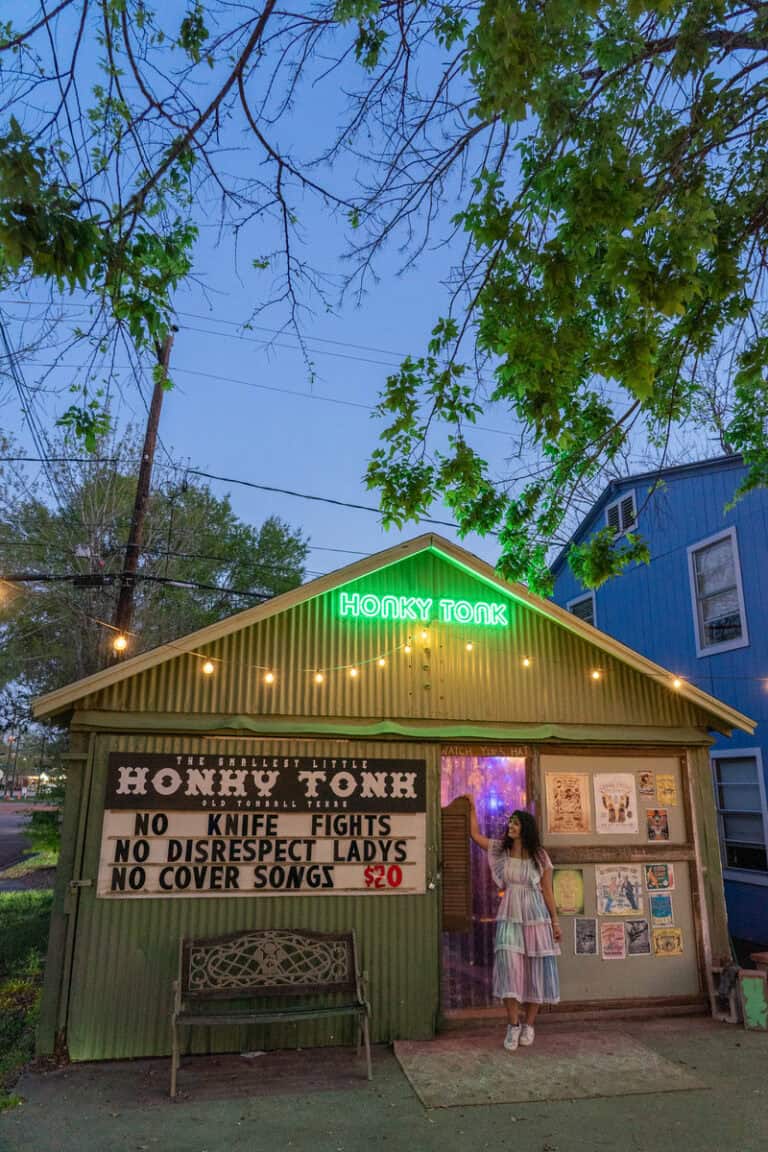 The Smallest Honky Tonk in Texas is in Tomball - My Curly Adventures